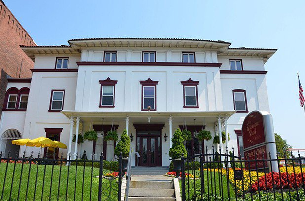 The Restaurant School at Walnut Hill College's Campus